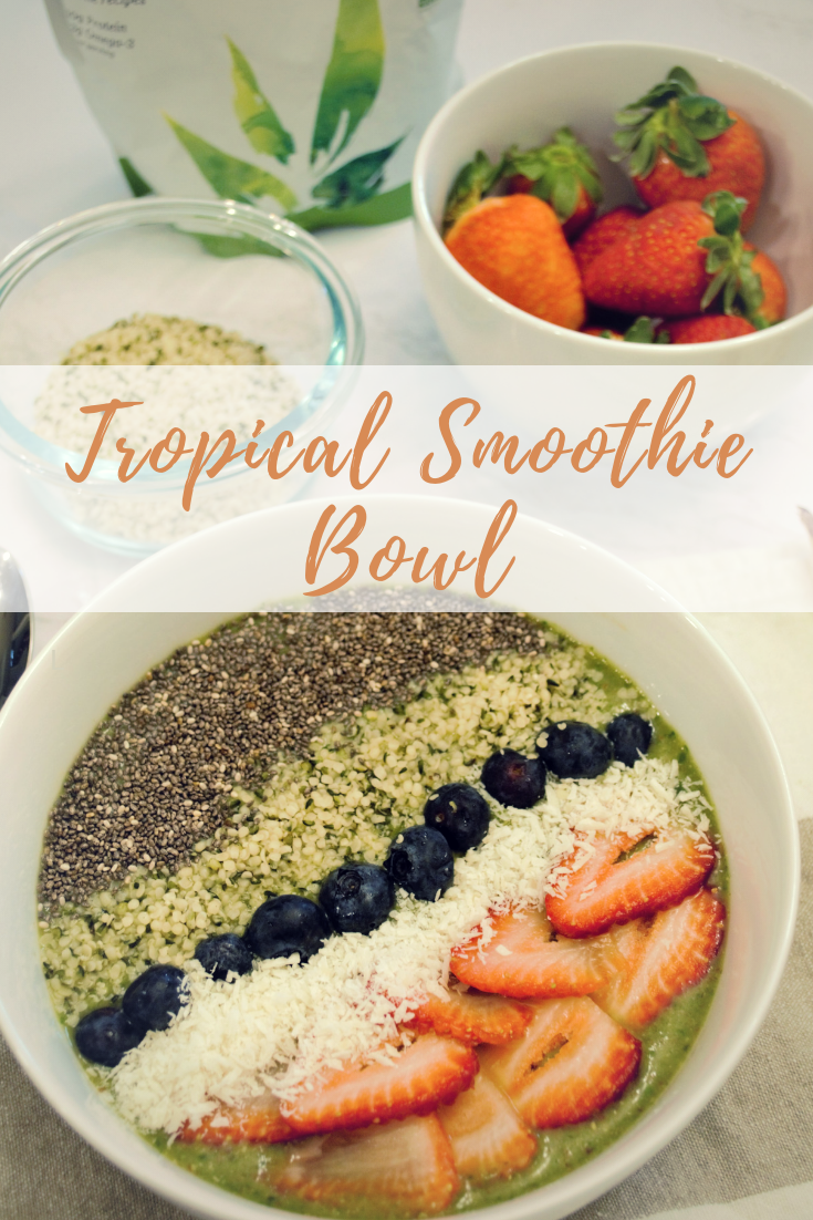 Tropical Smoothie Bowl – Mindful Minimal Me